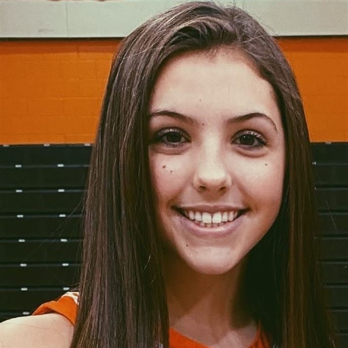 Anna Rafferty's Instagram, Twitter & Facebook on IDCrawl