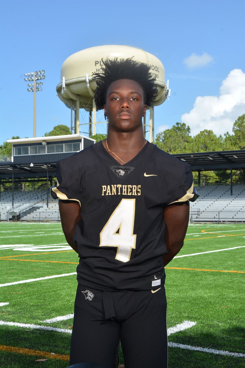 #4 RB/OLB 6' 2" 194 STATS BELOW