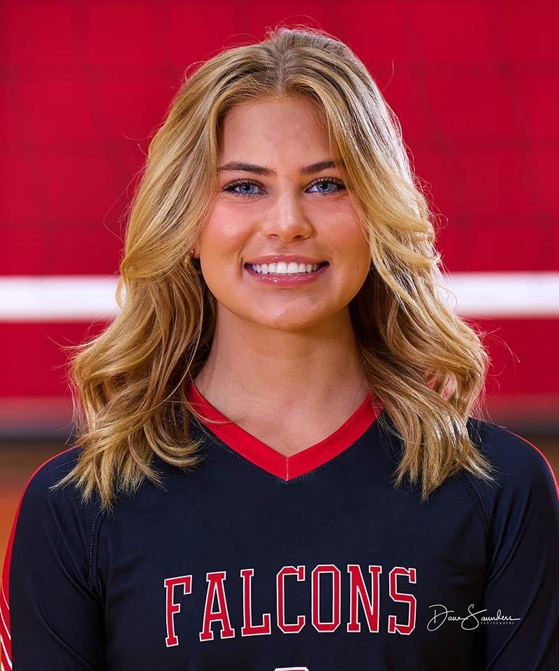 Hailey Hall's Instagram, Twitter & Facebook on IDCrawl