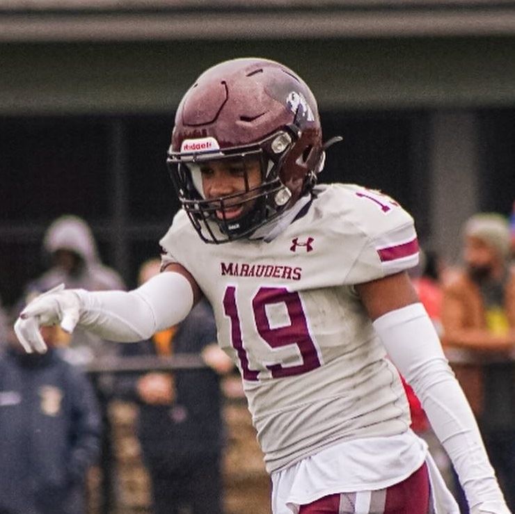 #19 / 5' 10" 173/ RB / SS